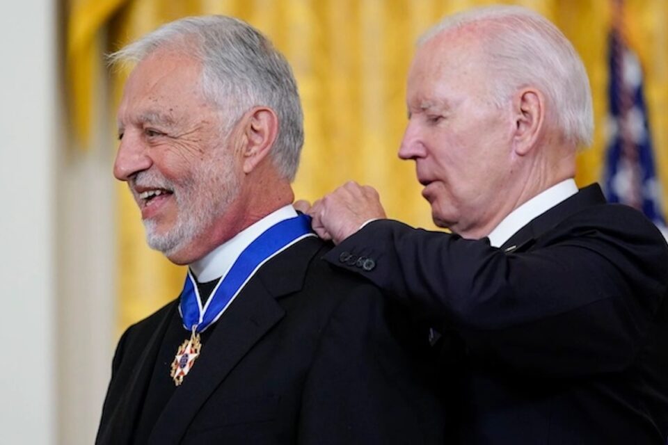 Fr. Alexander Karloutsos Receives White House Medal of Freedom - The ...